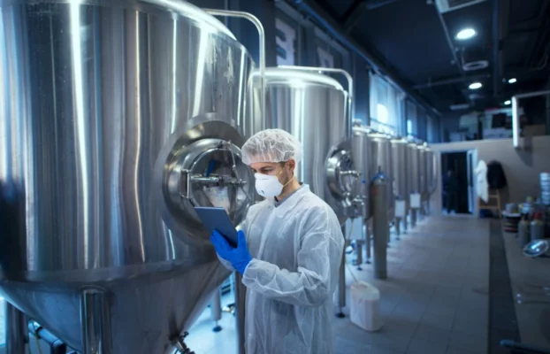 Methylene Chloride Safety: Best Practices for Handling & Hazard Prevention